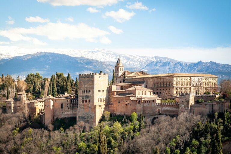 Granada or Valencia - Which Spanish City is Right for You? - Must See Spain