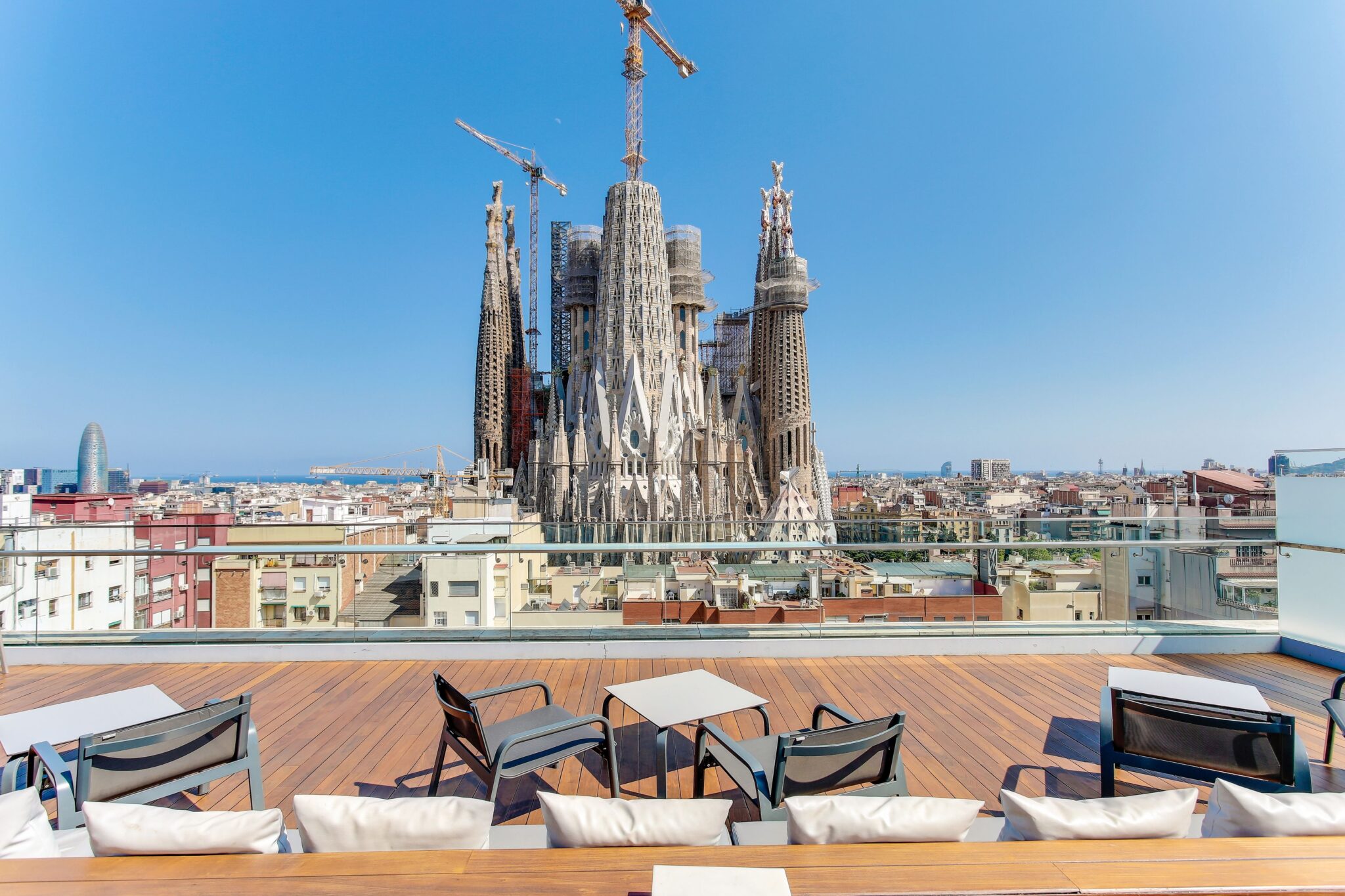 The Top Barcelona Rooftops and Bars for Sagrada Familia Views - Must ...