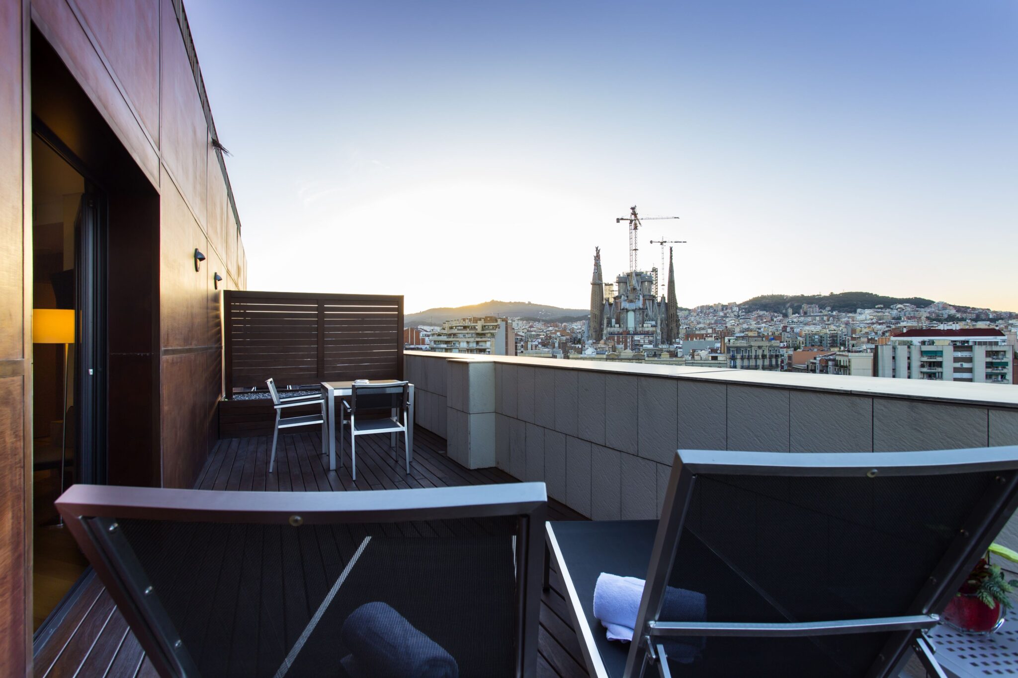 The Top Barcelona Rooftops and Bars for Sagrada Familia Views - Must ...