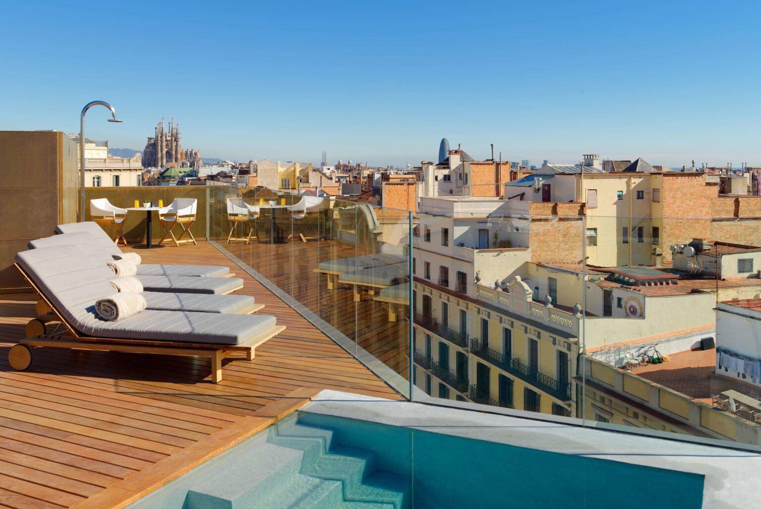 The Top Barcelona Rooftops and Bars for Sagrada Familia Views - Must ...